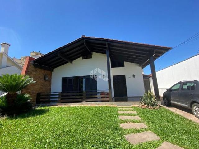 Casa plana, com 03 dormitórios, em um dos bairros mais procurados de Santa Cruz