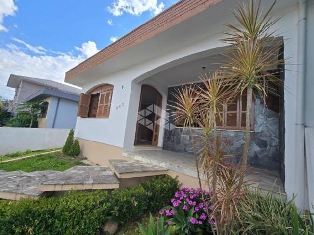 Casa plana com 170m² de 03 dormitórios sendo 01 suíte no Salgado Filho em Caxias do Sul
