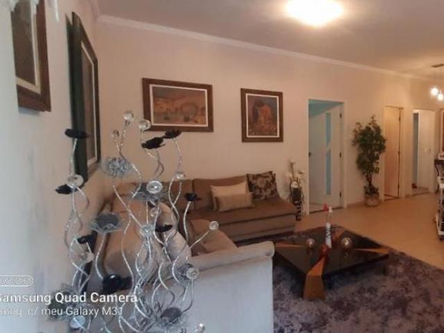 Casa Plana com 3 dormitórios, 3 vagas e 4 banheiros no Residencial das Ilhas