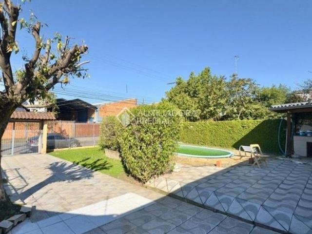 Casa plana com 3 quartos no Bairro Canudos em Novo Hamburgo