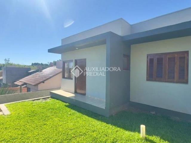 Casa plana de 3 quartos sendo 1 suíte, no bairro Lago Azul em Estância Velha