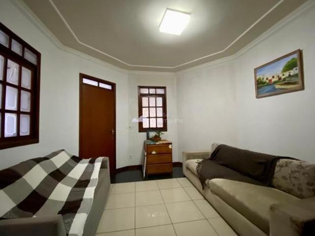 Casa plana, entrada independente, 2 suites Santa B
