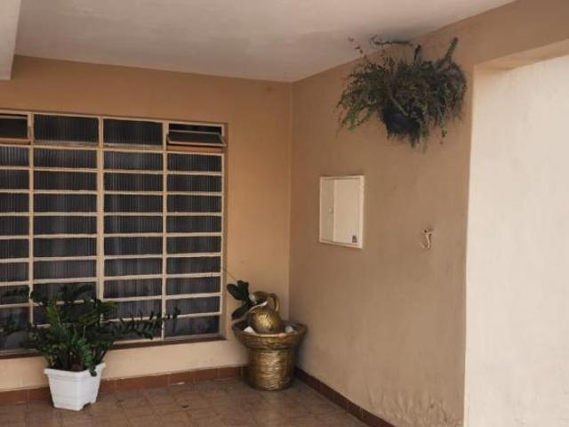 Casa Plana para Venda em Taubaté, Vila São José, 2 dormitórios, 2 banheiros