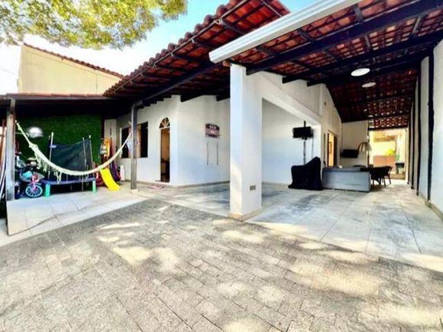 Casa Plana 360m² 04qt. 02 suítes 05 vagas. Planalto R$1.250Mi