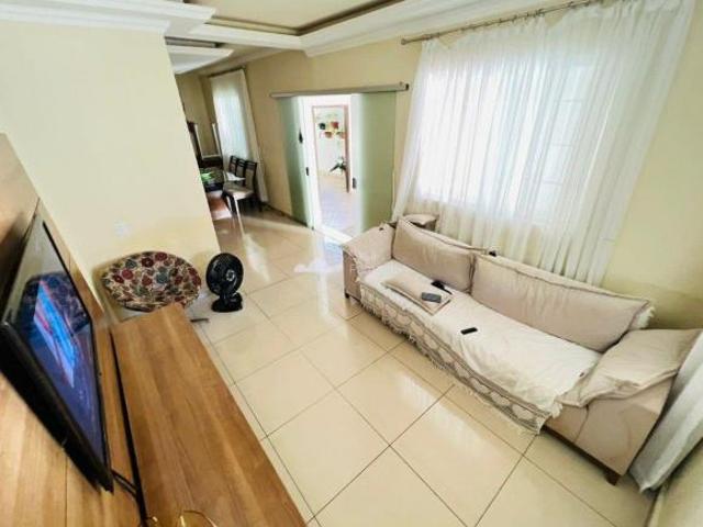 Casa PLANA 3 quartos suíte piscina Santa Mônica