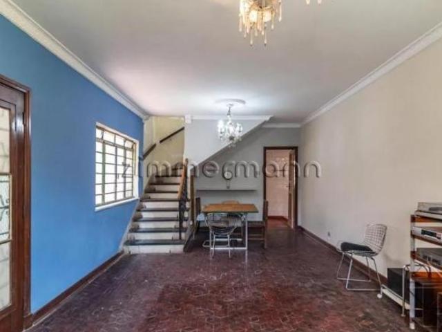 CASA POMPÉIA 3 DORMITÓRIOS 1 VAGA