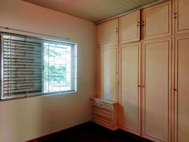 casa pompeia 180m2 6vgs 3 dorm.01ste quintal salão R$ 1.200.000 estuda permuta