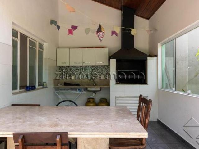 CASA POMPÉIA 4 DORMITÓRIOS