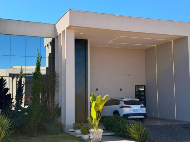Casa ponte alta norte, 3 suítes, fino acabamento, piscina, churrasqueira, rica em armários planejad