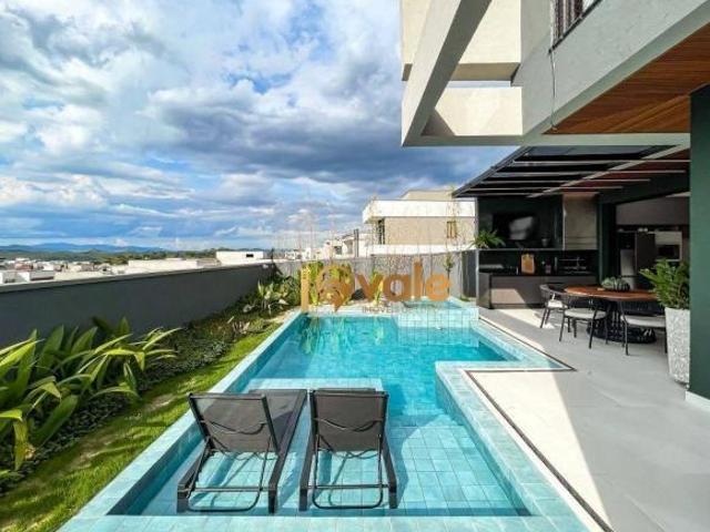Casa Porta fechada com 3 suítes à venda, 495 m², automação e piscina aquecida Condomínio Alphaville