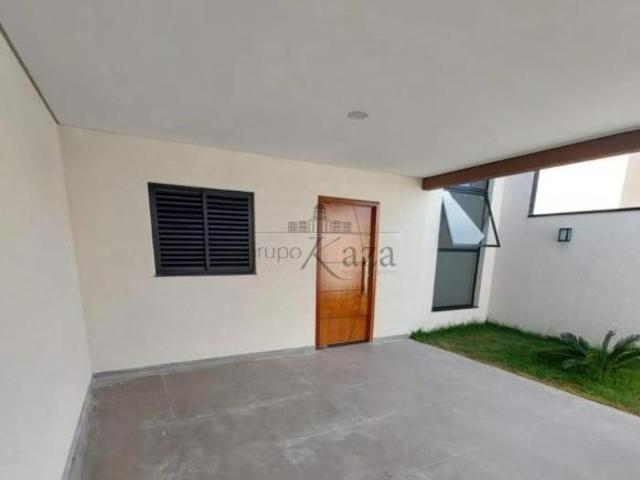 Casa Portal dos Pássaros 3 Dormitórios 136m²