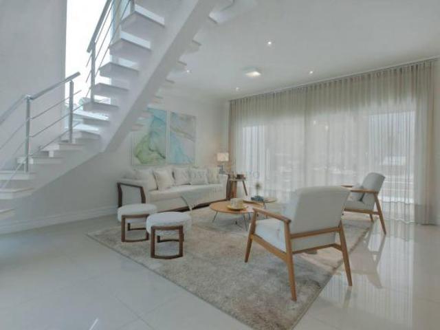 Casa porteira fechada com vista para reserva no Alphaville Residencial 3