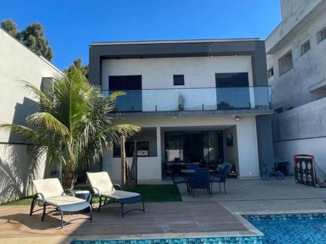 Casa Porteira Fechada com 3 Suítes, Piscina Aquecida e Energia Solar no Buona Vita