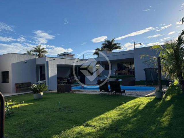 Casa Porteira fechada no Condomínio Morada do Lago, 4 quartos, closet área gourmet ampla, piscina