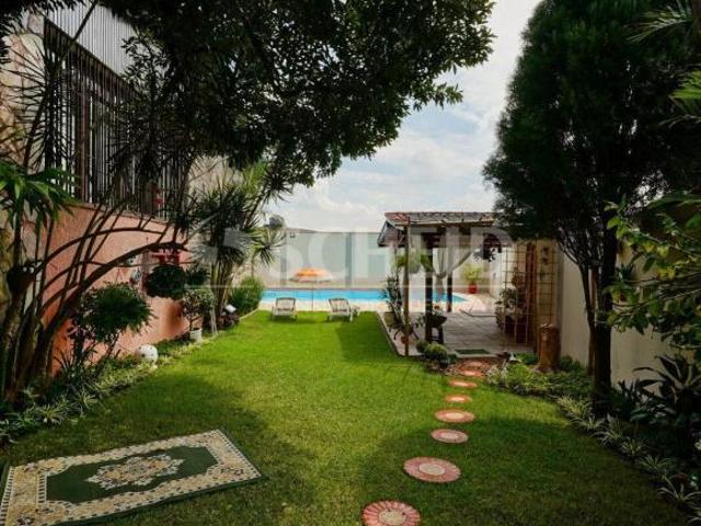 Casa principal isolada e térrea