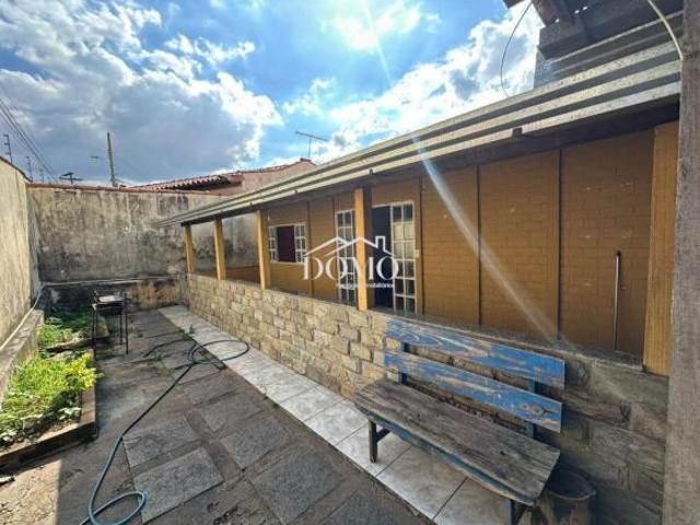 CASA PRONTA PARA MORAR NO BAIRRO GLÓRIA, 3 QUARTOS E AMPLO ESPAÇO DE LAZER
