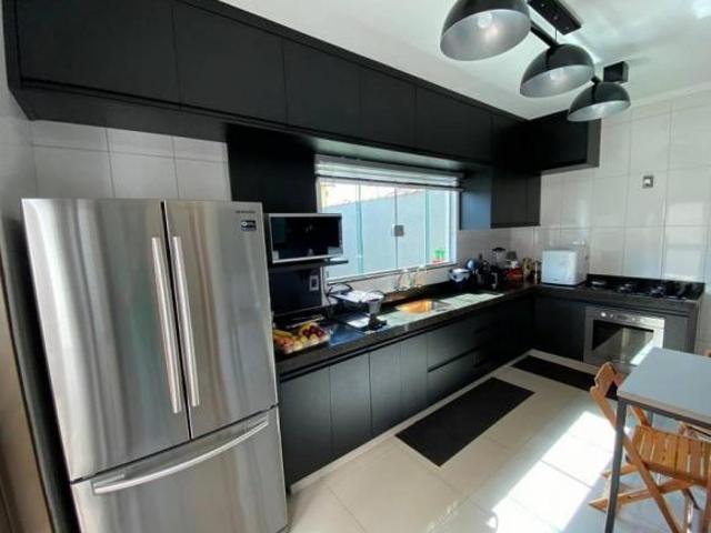 CASA PRONTA PARA MORAR NO CENTRO EM SANTANA DE PARNAÍBA! OPORTUNIDADE ÚNICA!