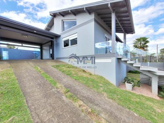 Casa Pronta para Morar com 254 m² de área construída Localizada no Bairro encosta Do Sol