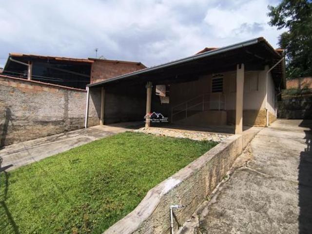 Casa Pronta para Morar com Garagem para 2 Carros!