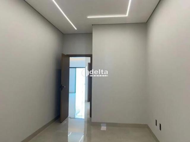 Casa pronta para morar, disponível para venda no bairro Jardim Holanda em Uberlândia MG