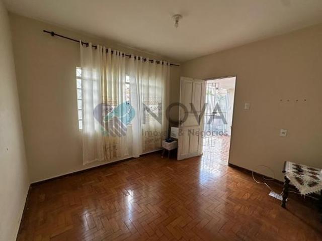 CASA PRONTA PARA MORAR EM LOCALIZAÇÃO PRIVILEGIADA DE ARARAQUARA
