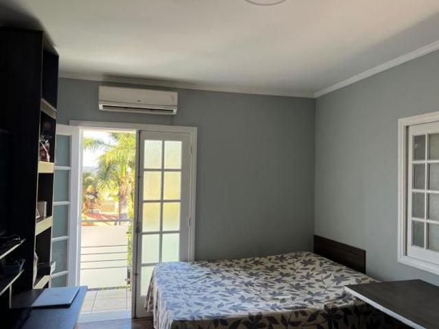 Casa próximo a mercado e escola