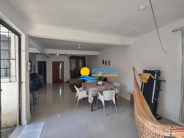 Casa próximo à praia com sacada — Pernambuco — Guarujá