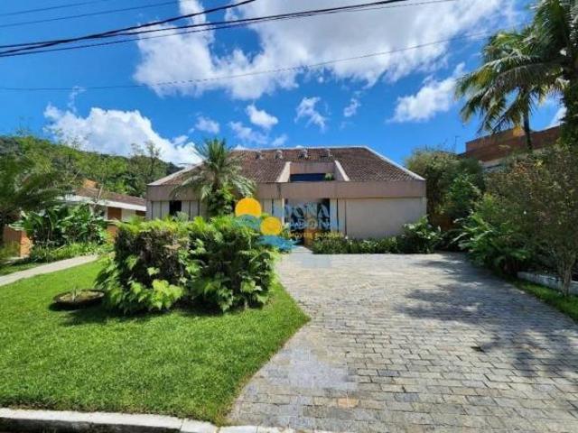 Casa próximo à praia com varanda gourmet — Enseada — Guarujá