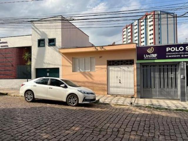Casa próximo a Rodoviária com garagem
