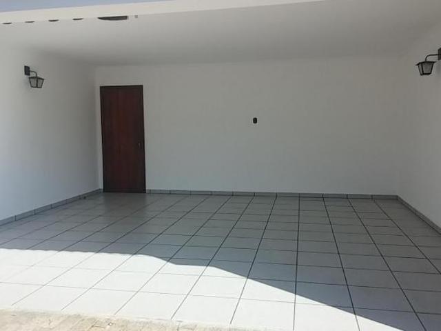 Casa proximo ao centro comercial de São Pedro SP