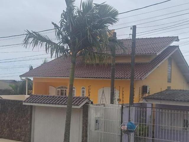 Casa próximo ao centro de Viamão!