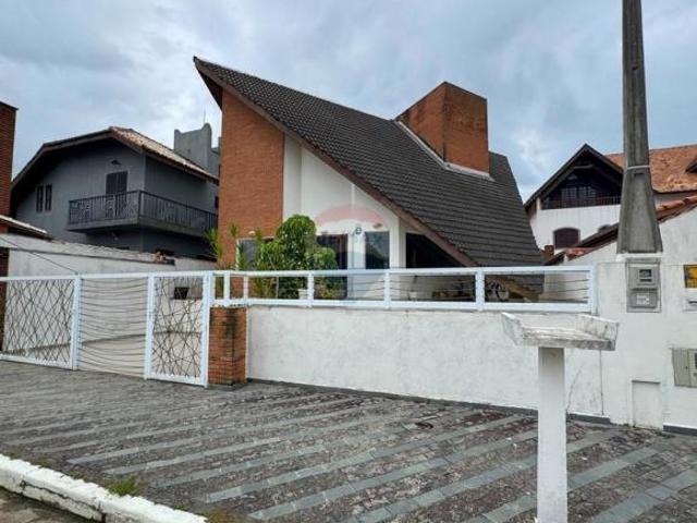 Casa proximo ao mar a venda em Peruíbe
