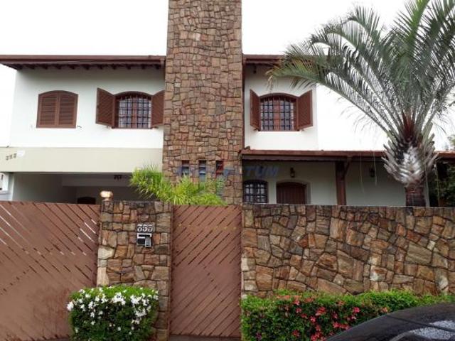 Casa próxima à Lagoa do Taquaral!