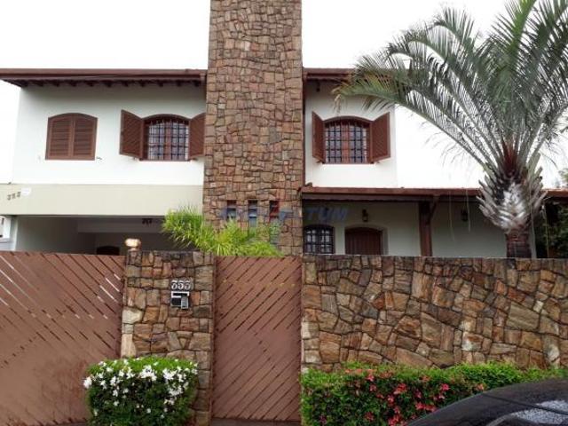 Casa próxima à Lagoa do Taquaral!
