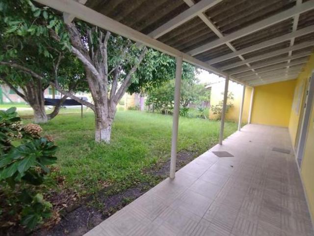 Casa próxima a praça da coruja!