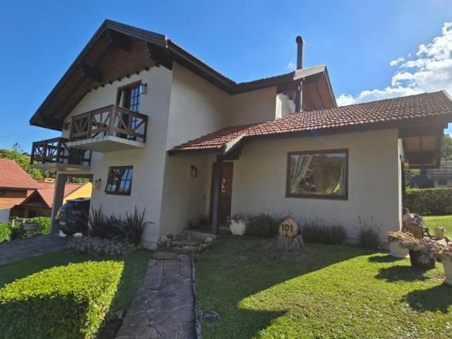 CASA PRÓXIMA AO LAGO NEGRO