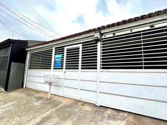 Casa próxima ao metrô
