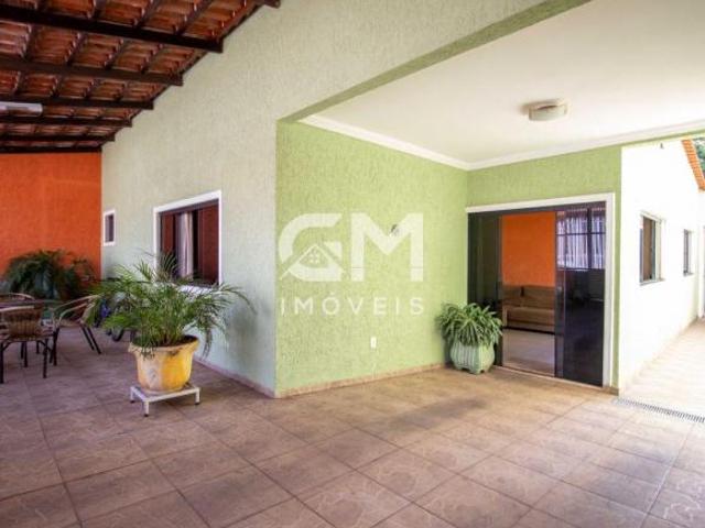 CASA/ QUADRA 01 / SOBRADINHO/ 3 QUARTOS 1 SUÍTE / ACEITA FINANCIAMENTO E FGTS / 61 3595 1212