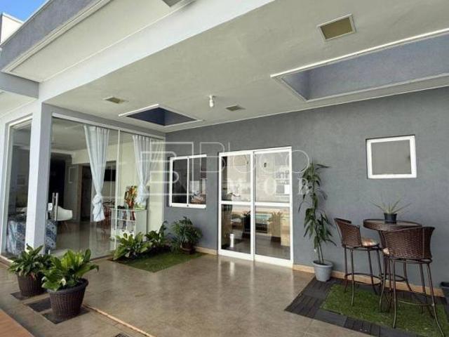 CASA QUADRA 05 DE SOBRADINHO 252M2 ÚTIL 3 QUARTOS 1 SUÍTE