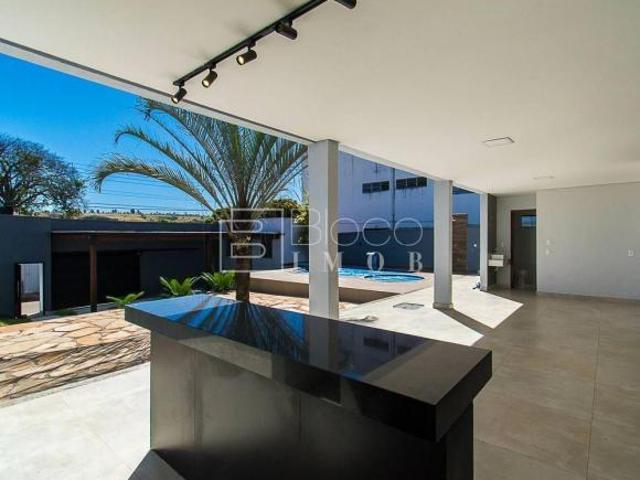 CASA QUADRA 13 4 QUARTOS SENDO 2 SUÍTES ÁREA GOUMERT PISCINA COM PLACA SOLAR