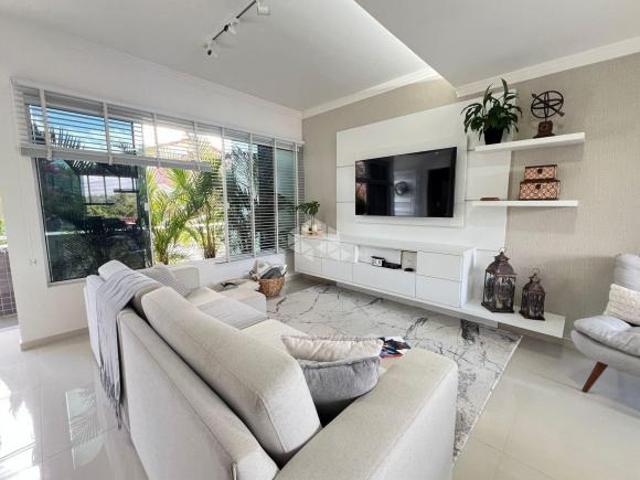 Casa quadriplex mobiliada com 3 dormitórios, sendo 1 suíte