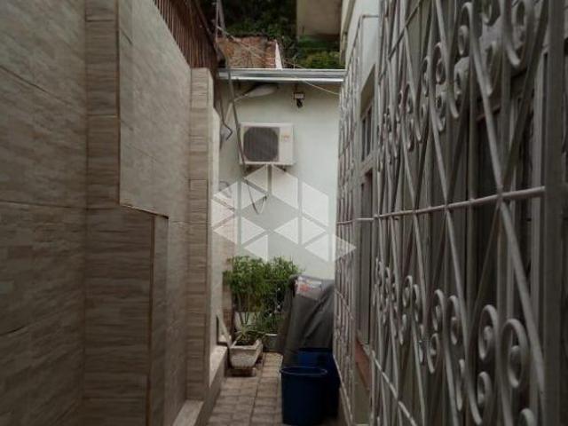 Casa quatro dormitórios