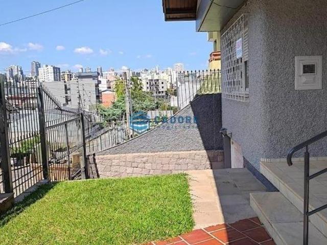 CASA QUATRO DORMITÓRIOS BAIRRO MARECHAL FLORIANO