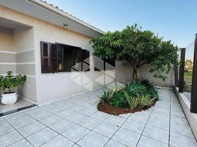 casa quatro dormitórios Centro Cidreira RS