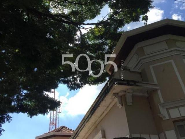 Casa que é um ícone na cidade de Itu, que, além de estar localizada em frente a uma linda e conhecid