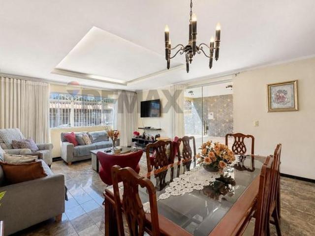 Casa QE 09 Conjunto G Guará I 5 Quartos com Habite se Aceita Financiamento Próxima ao Metrô