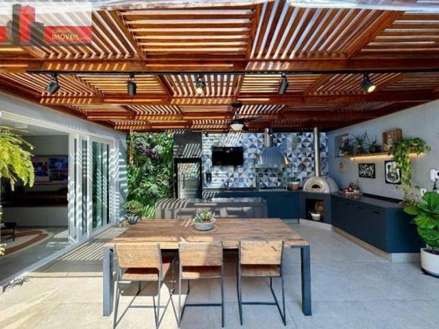 Casa Rua Alberto Willo, 282 Planalto Paulista, 450m², 6 suítes, 3 vagas