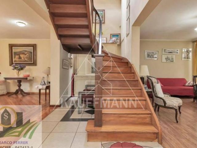 CASA Rua Cônego Eugênio Leite, próximo Rua Gabriel Monteiro da Silva