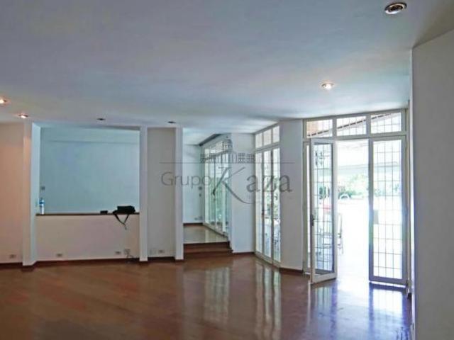 Casa Rua Fechada Morumbi 4 Suítes 678m²