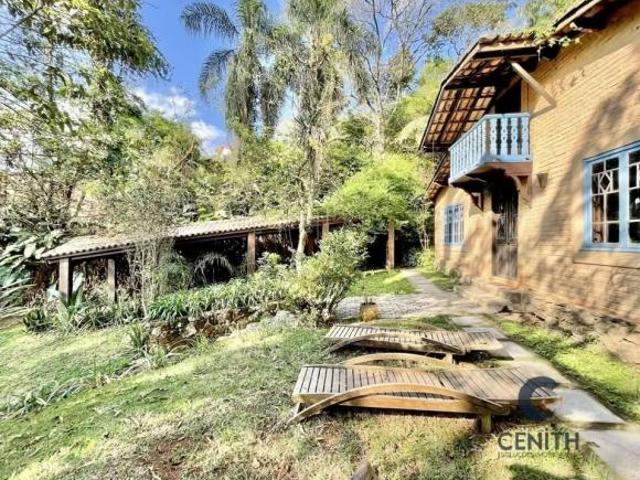Casa rústica, 90% térrea. lareira, gazebo, jardim, lazer, 440 m² Embu